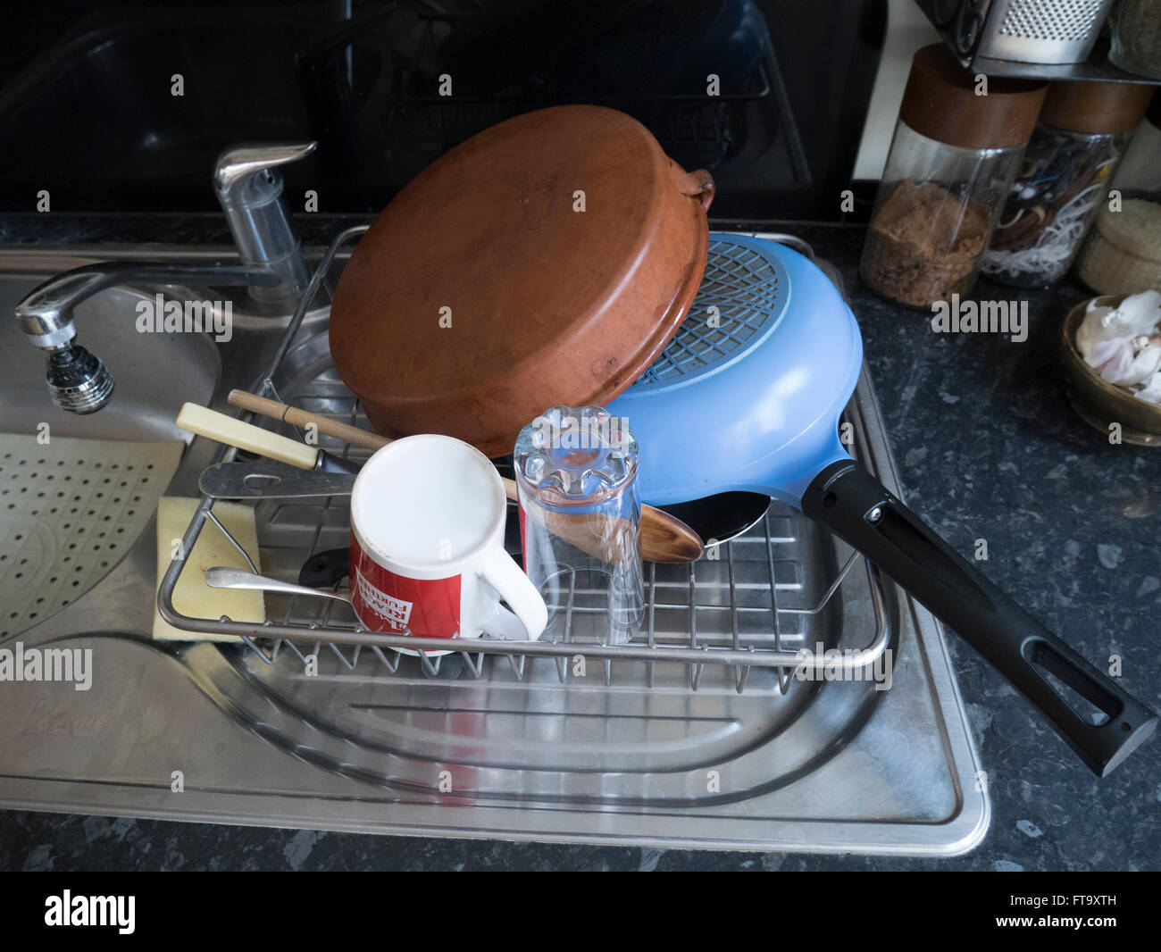 Left washing hi-res stock photography and images - Alamy