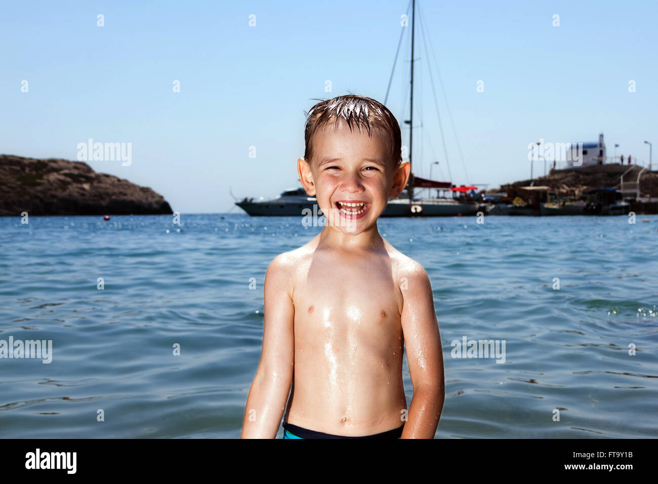 Smile boy hi-res stock photography and images - Alamy