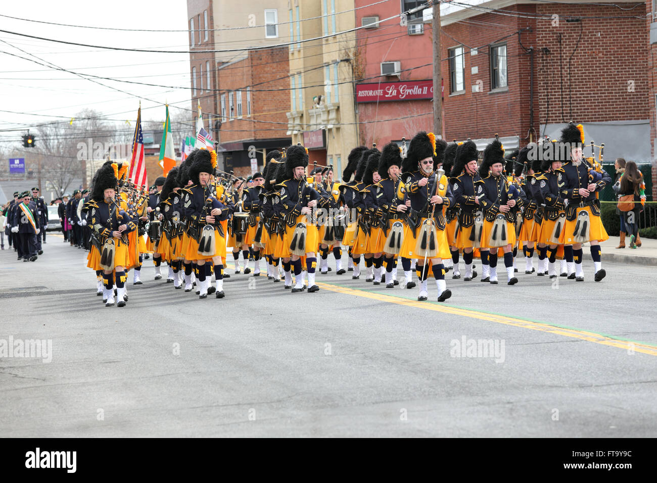 Marching band formation hi-res stock photography and images - Alamy