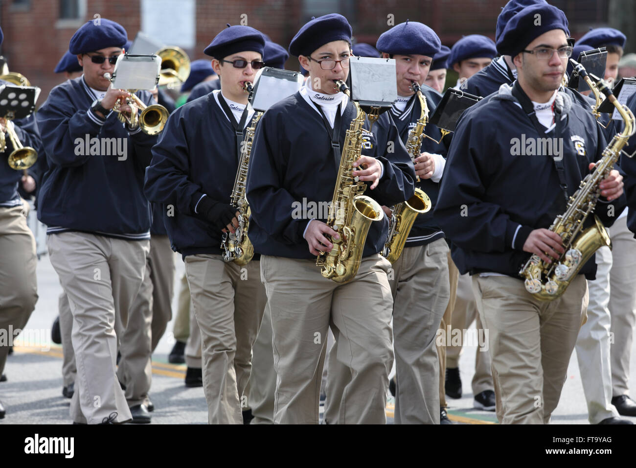 High school marching band hi-res stock photography and images - Alamy