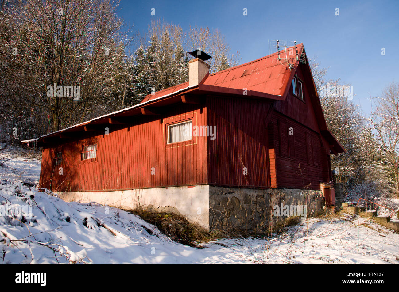 Countryside cottage hi-res stock photography and images - Alamy