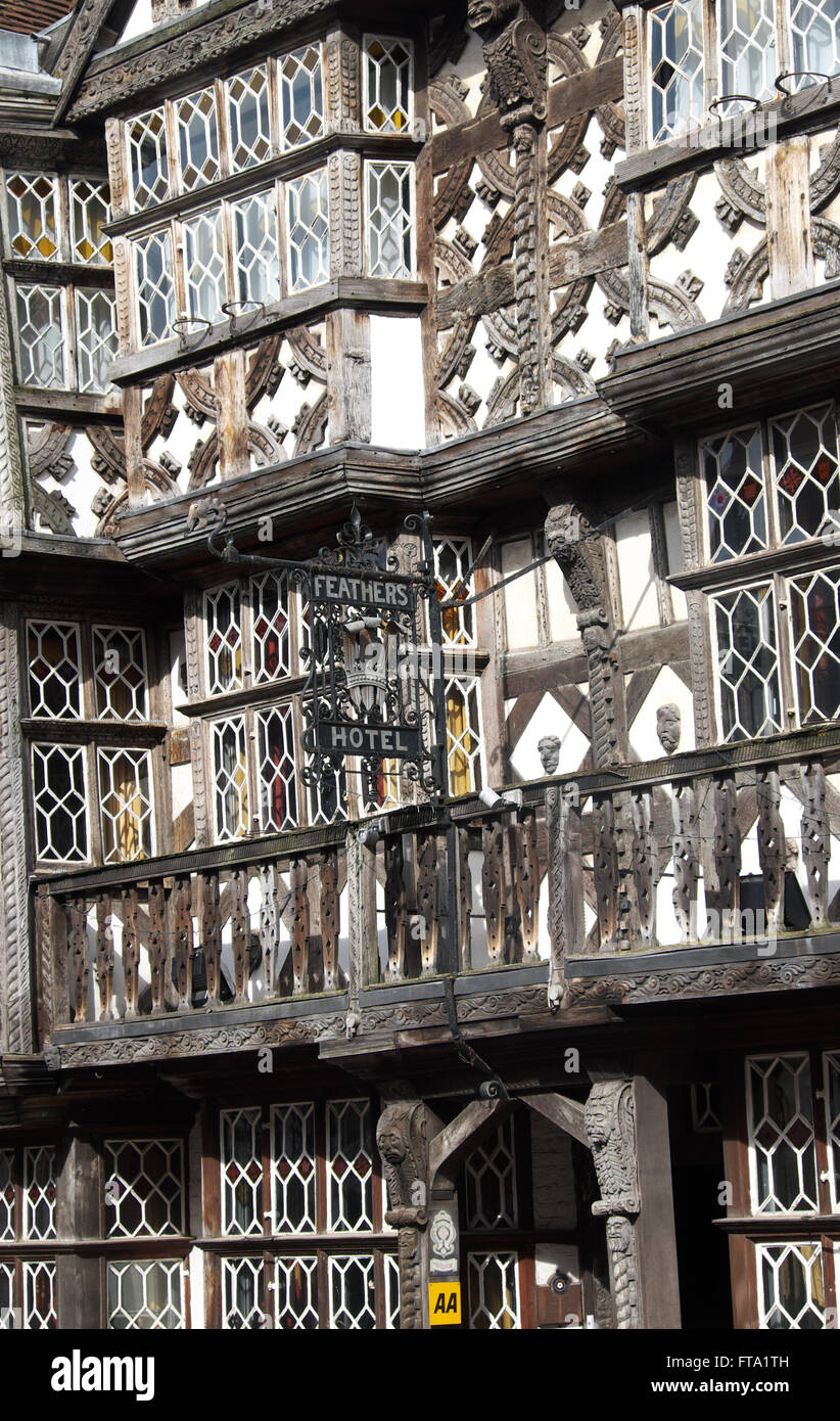 Tudor inn hi-res stock photography and images - Alamy