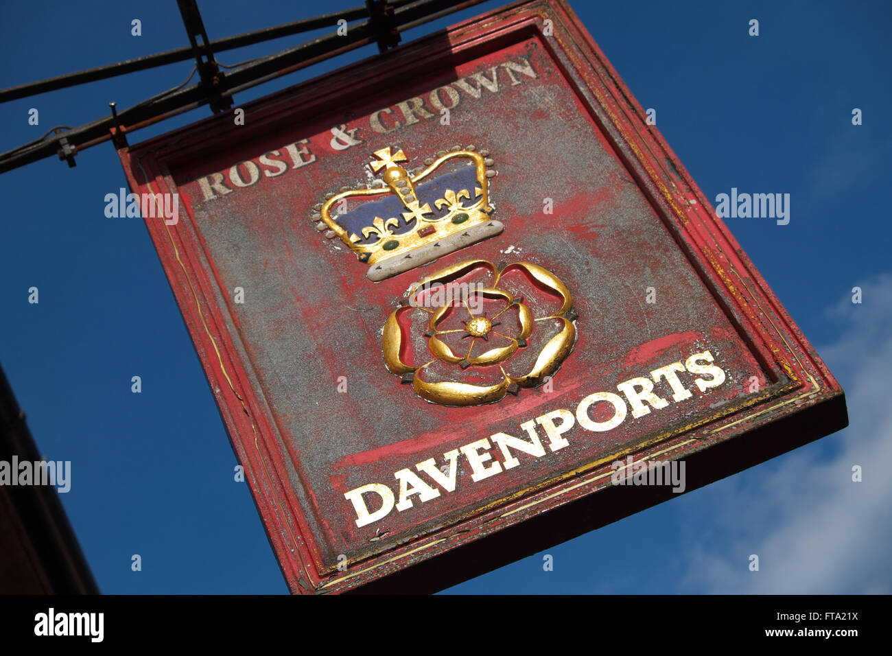 Pub inn sign hi-res stock photography and images - Alamy