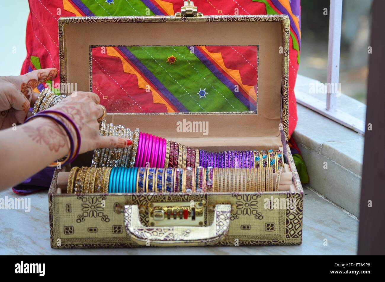 Bangle box hi-res stock photography and images - Alamy