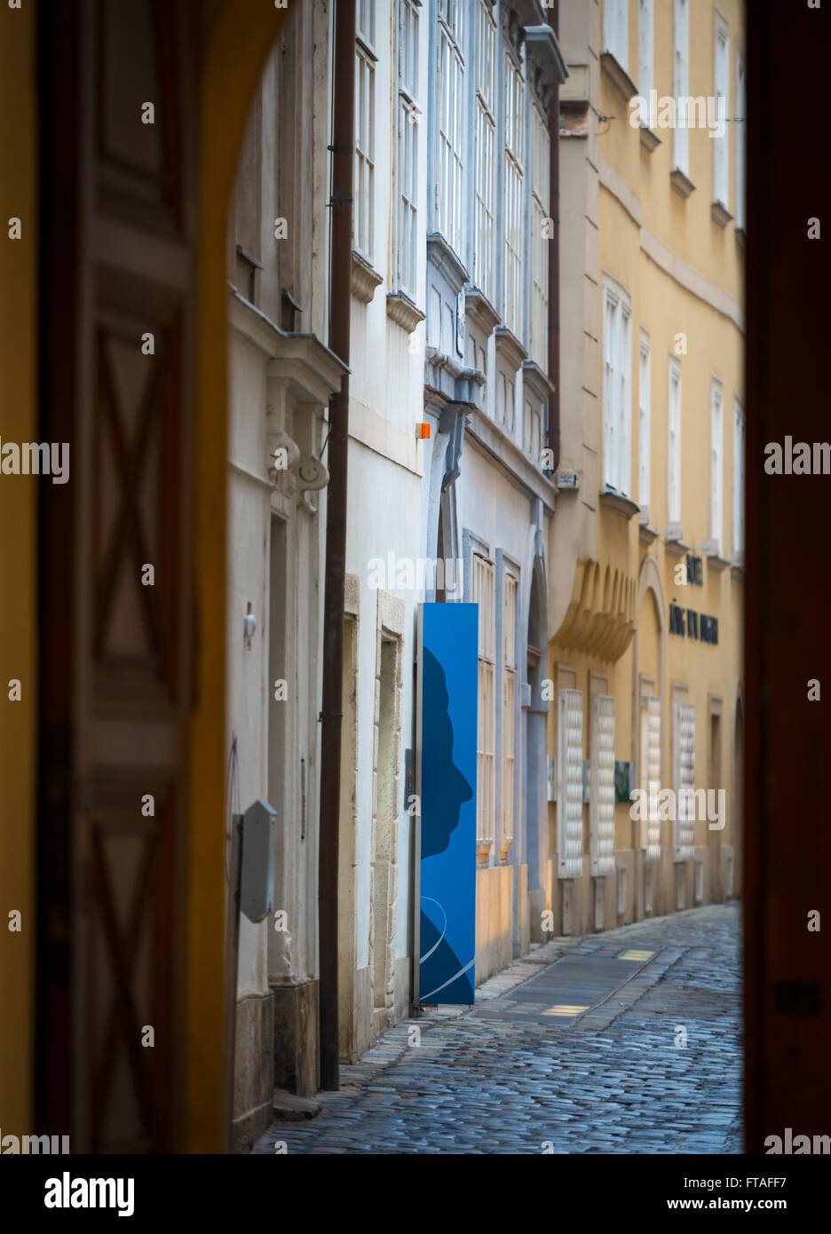 Vienna row houses hi-res stock photography and images - Alamy
