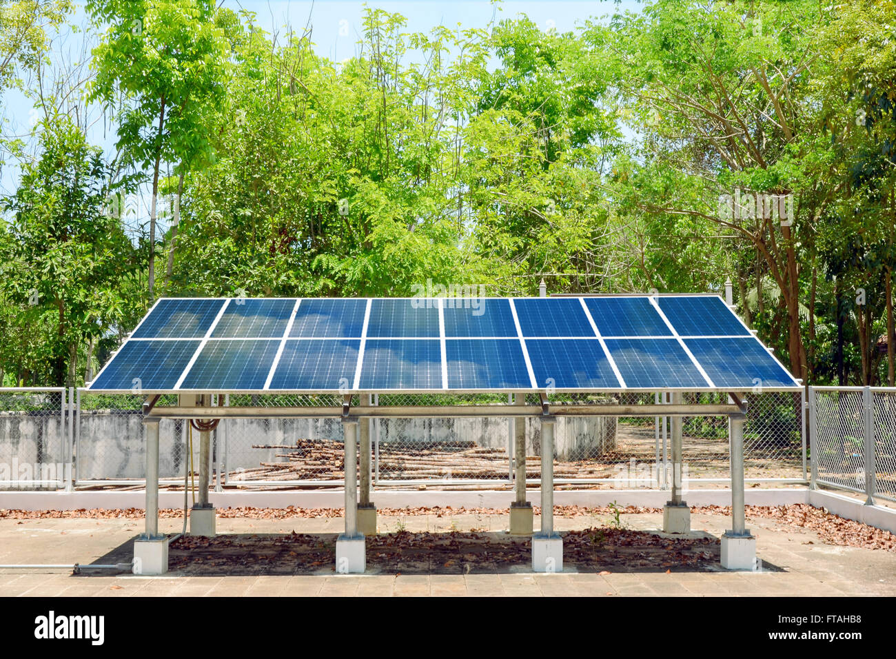 Solar cell panel hi-res stock photography and images - Alamy