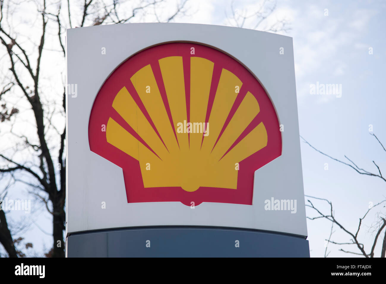Shell oil company employees hi-res stock photography and images - Alamy