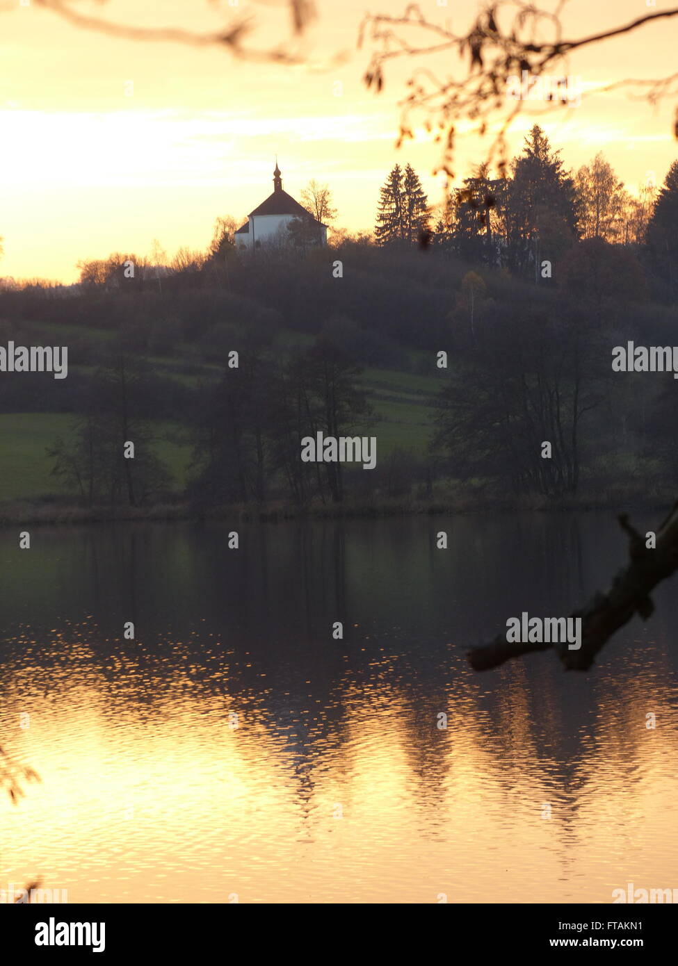 Lake chapel hi-res stock photography and images - Alamy