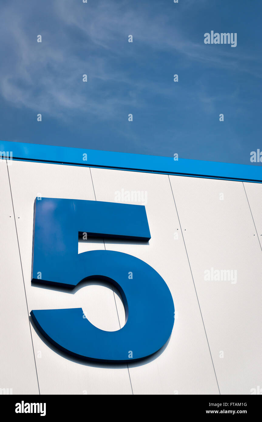 Number five building hi-res stock photography and images - Alamy