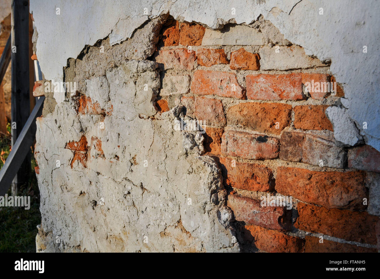 Broken wall hi-res stock photography and images - Alamy