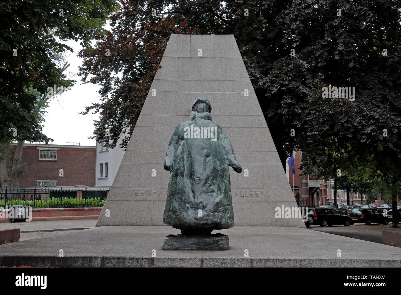 Statue Of Queen Wilhelmina in The Hague, Netherlands Stock Photo - Alamy