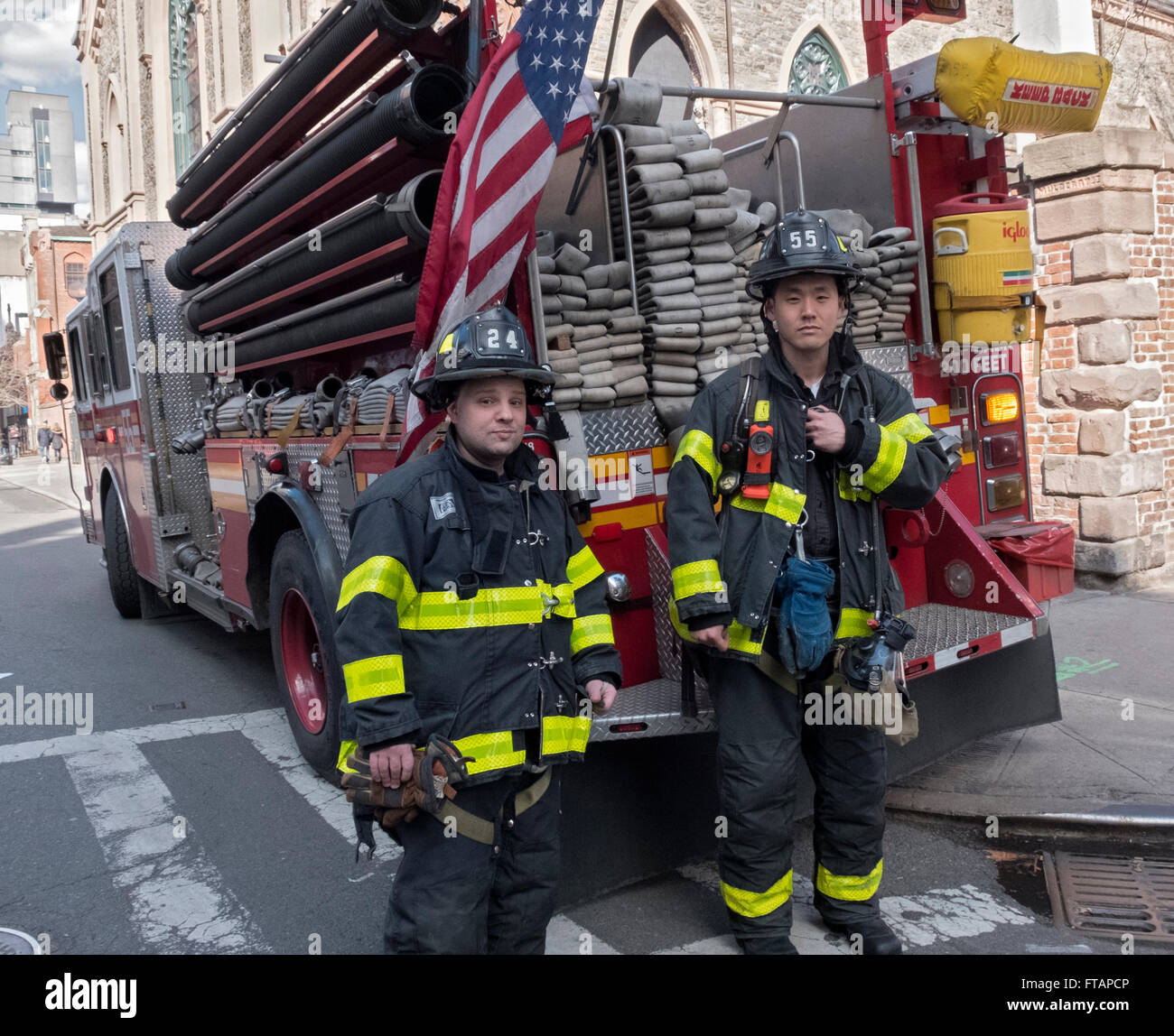 Firemen posed hi-res stock photography and images - Alamy
