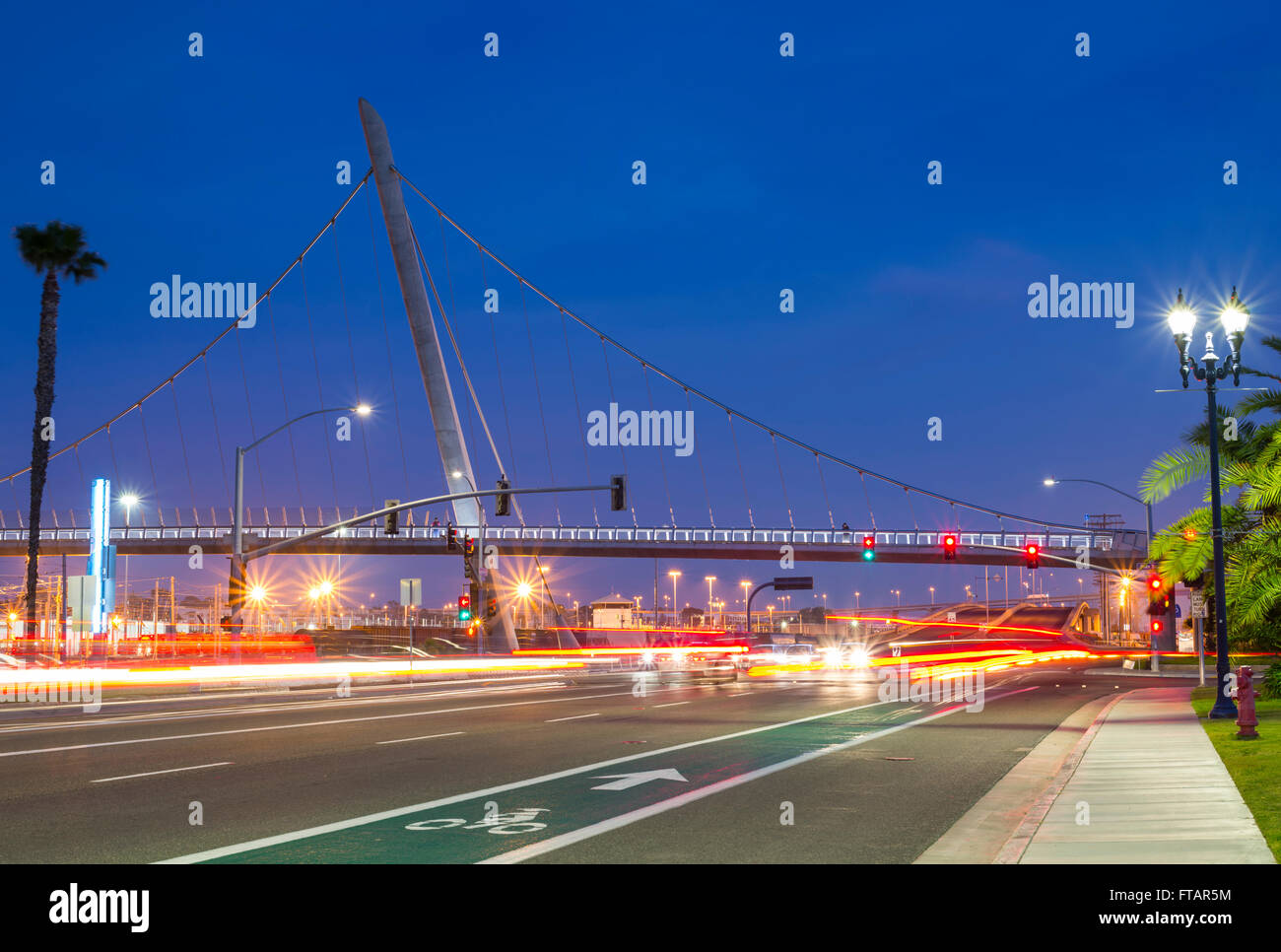 Harbor Drive Pedestrian Bridge at night. Downtown San Diego, California ...