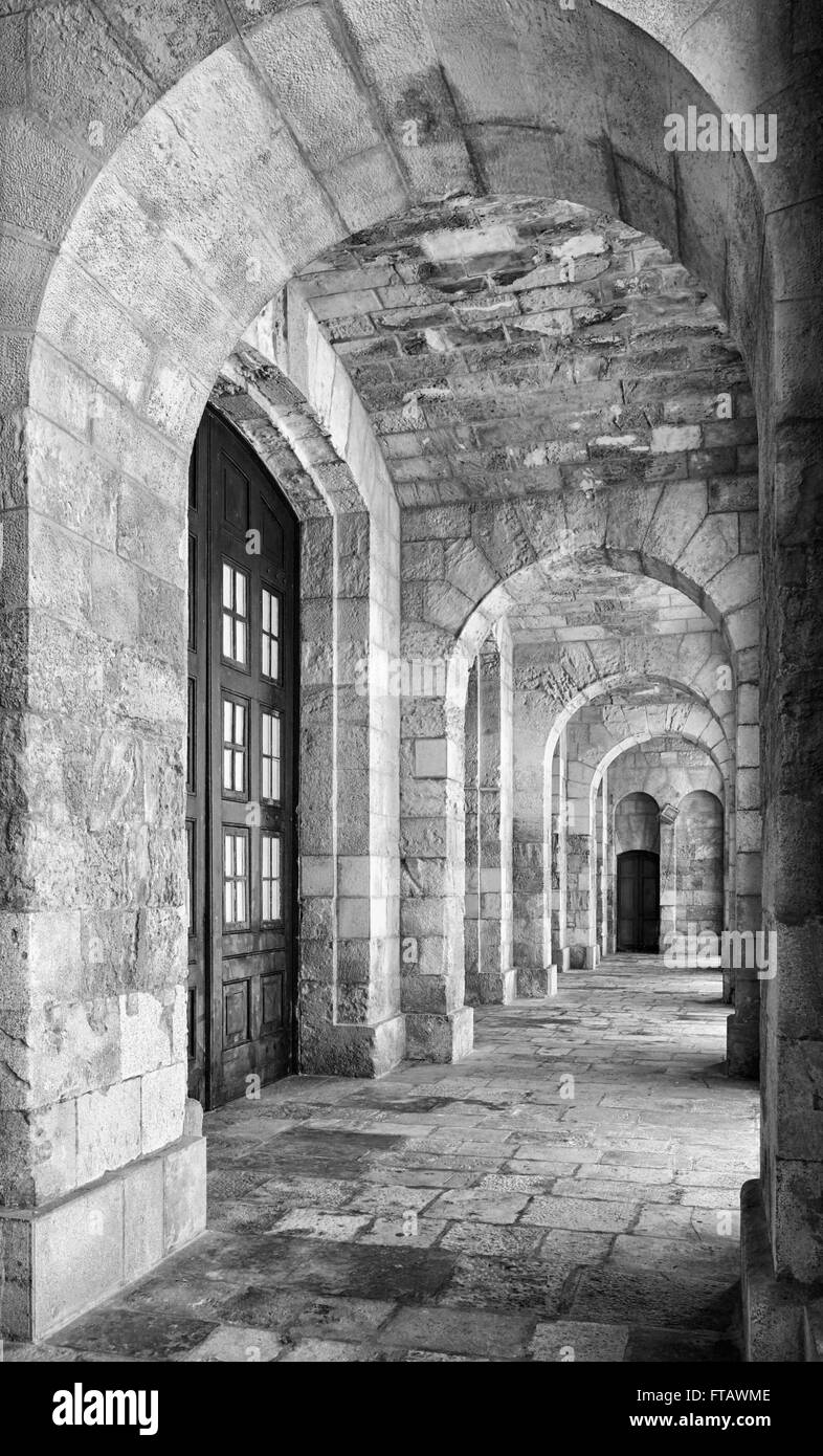 Sandstone building blue white Black and White Stock Photos & Images - Alamy