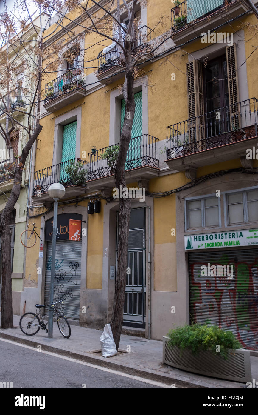 Typical Barcelona street scene and architecture Stock Photo - Alamy