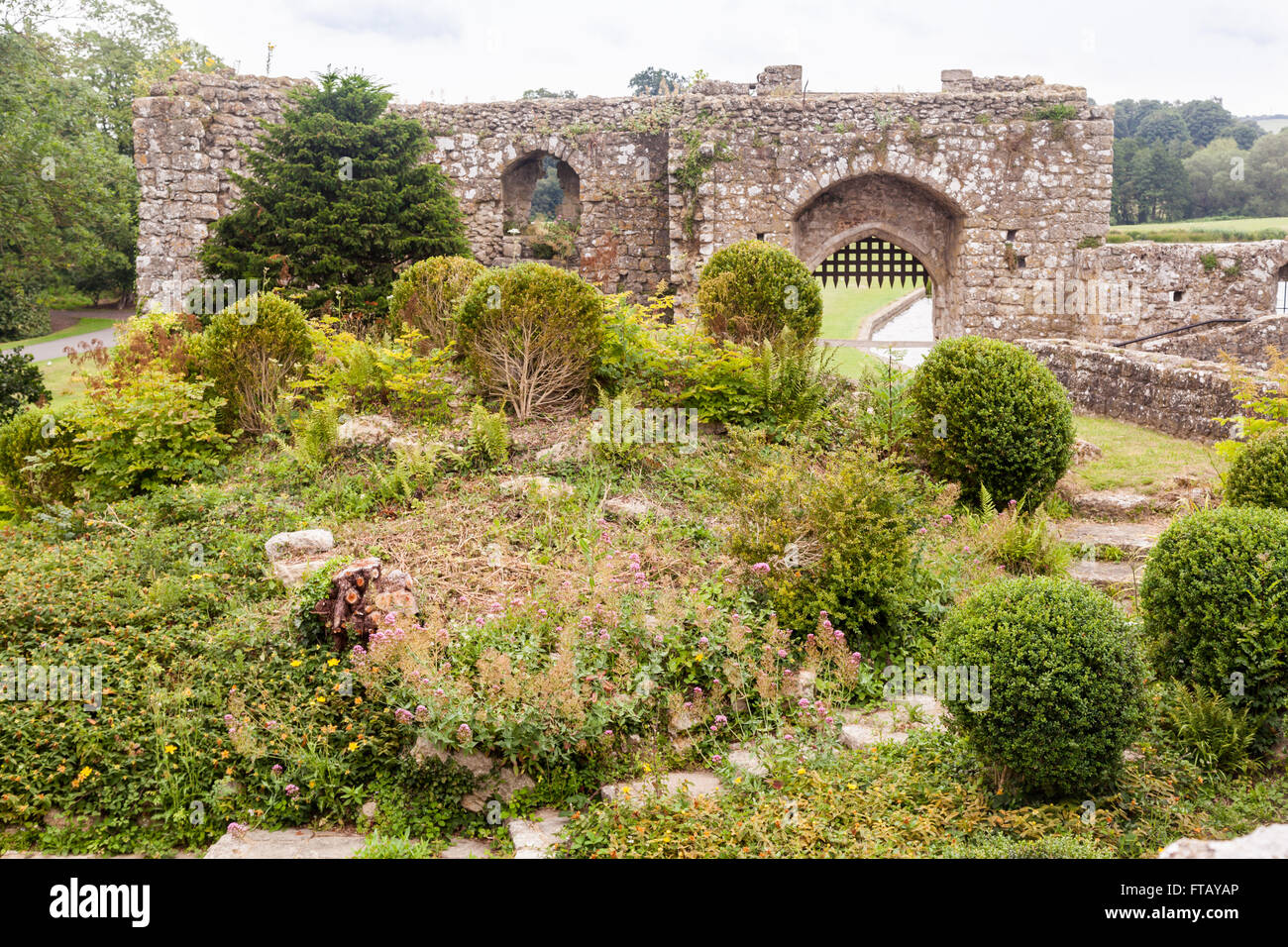Leeds castle entrance gate kent hi-res stock photography and images - Alamy