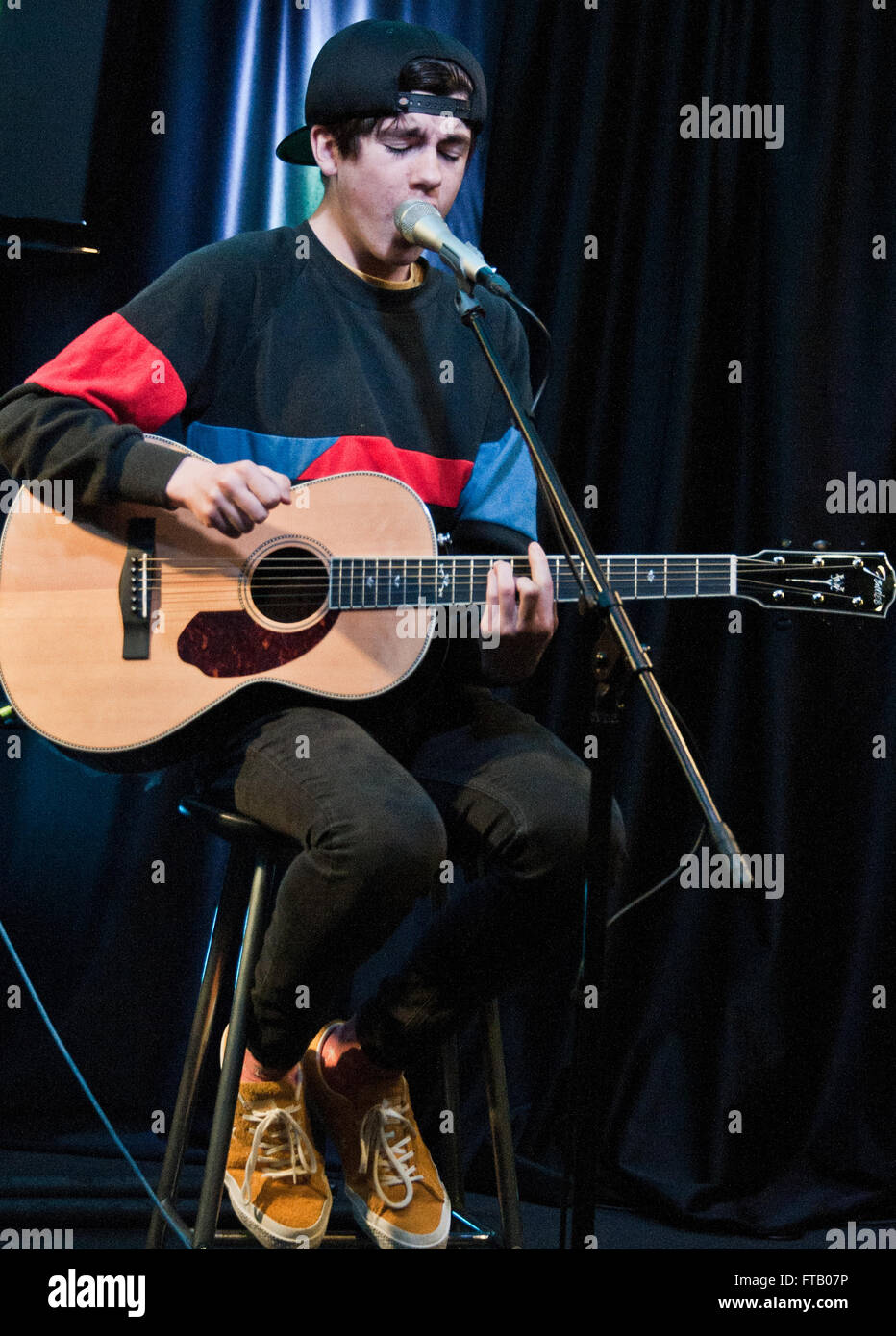 Declan mckenna hi-res stock photography and images - Alamy