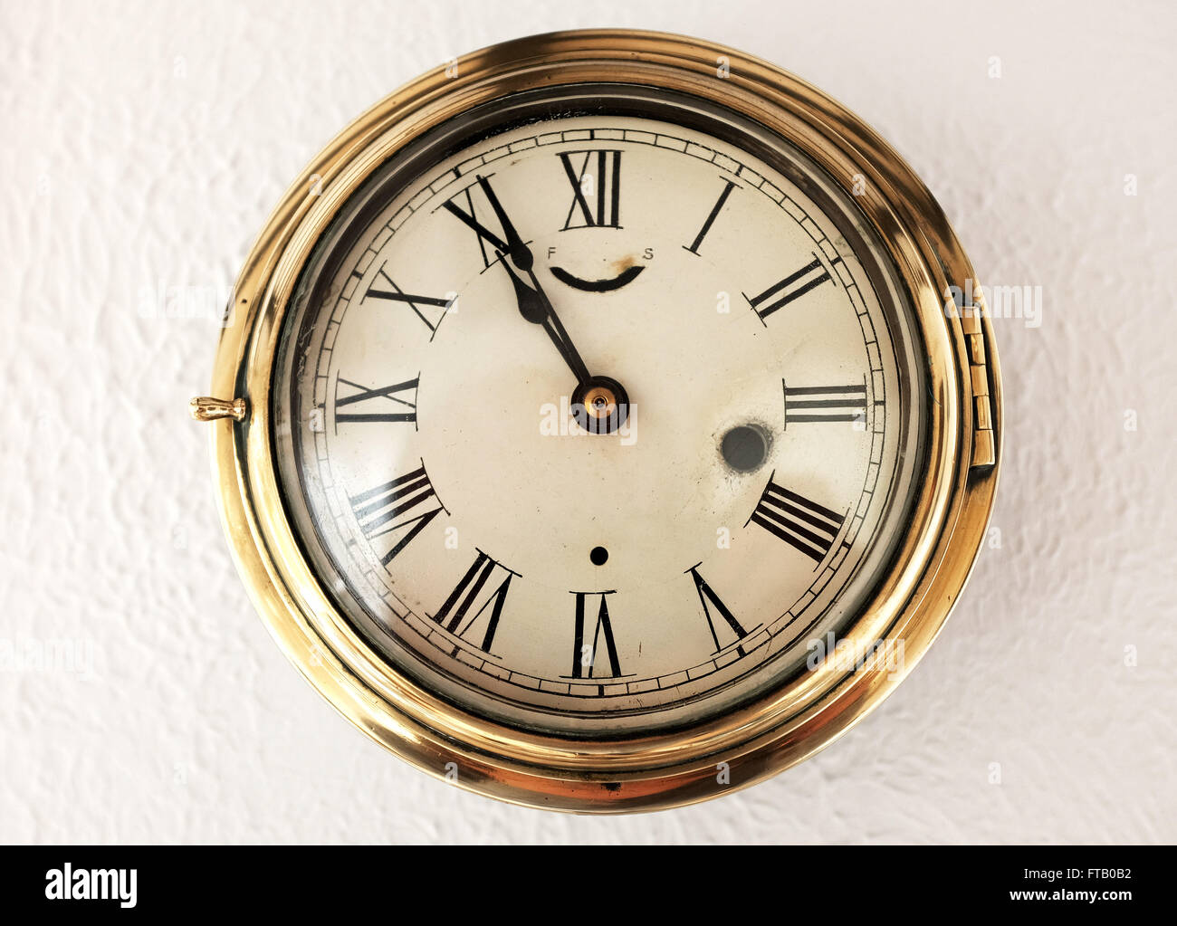 Antique clocks hi-res stock photography and images - Alamy