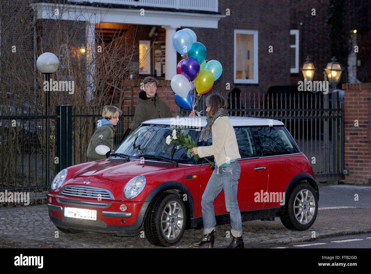 Reinhold Beckmann celebrating his 60th birthday at home with his family ...