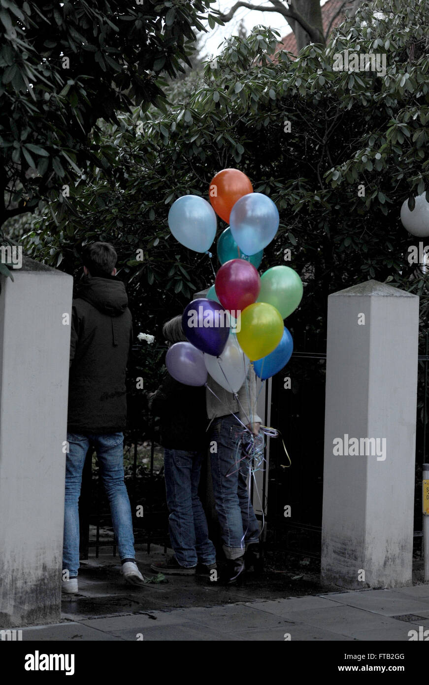 Reinhold Beckmann celebrating his 60th birthday at home with his family ...