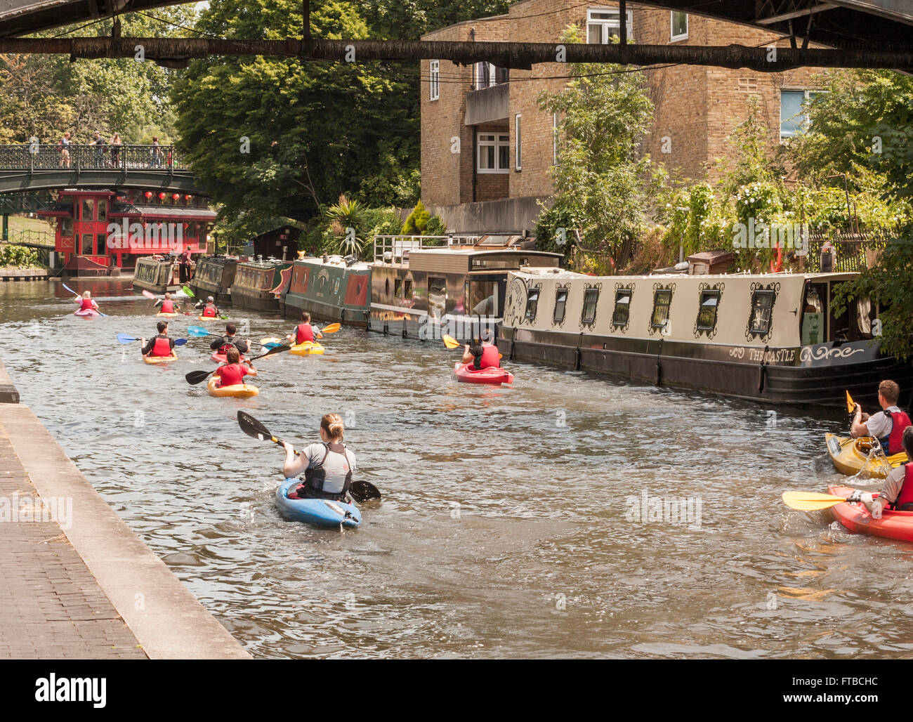 London barges hi-res stock photography and images - Alamy