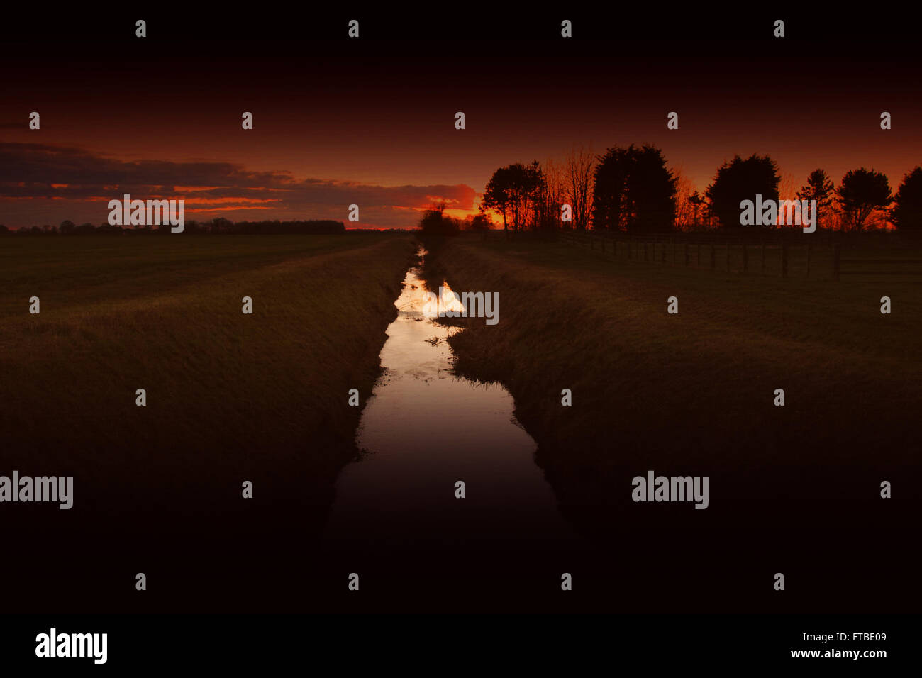 Fenland landscape hi-res stock photography and images - Alamy