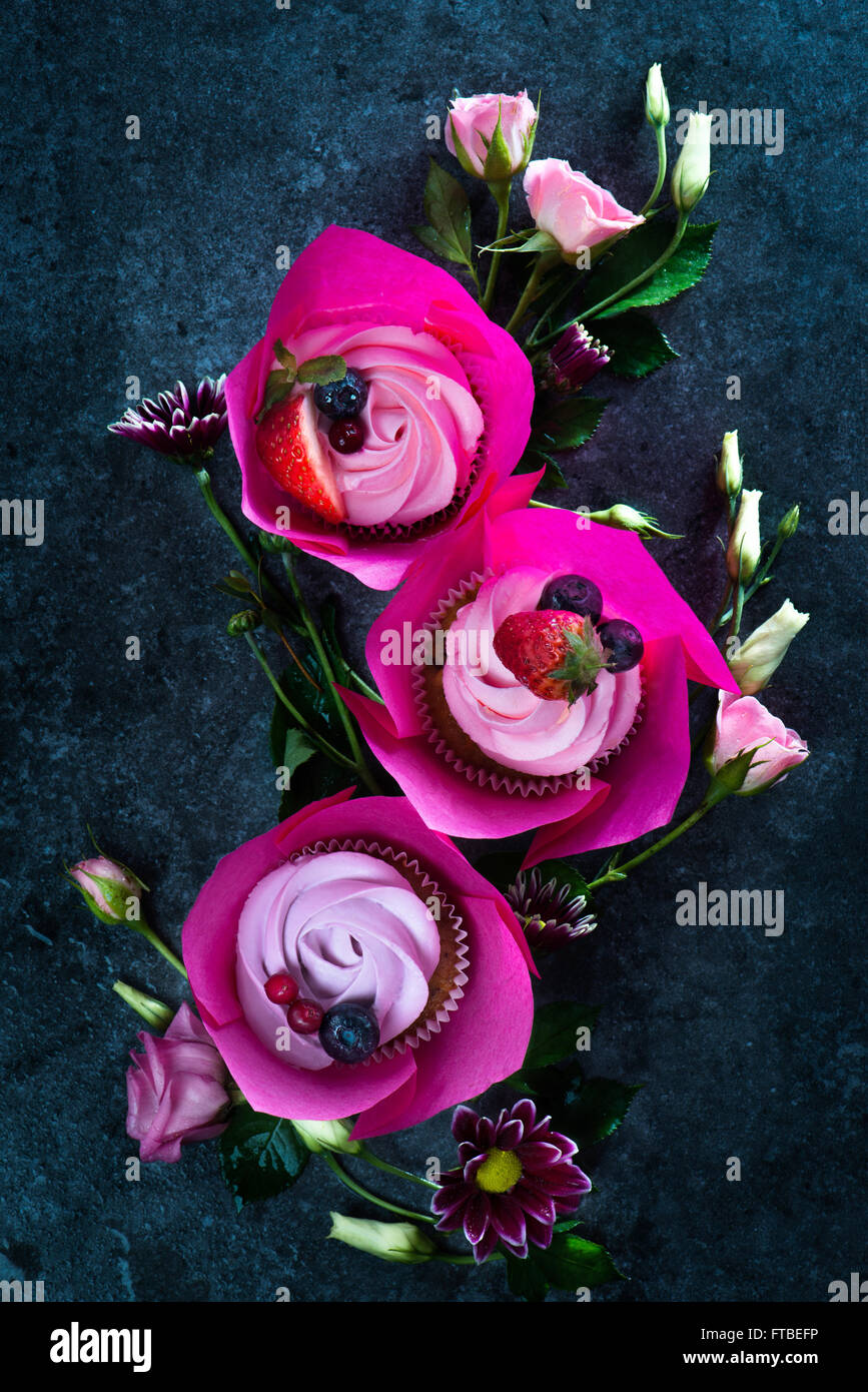 Spring cupcakes hi-res stock photography and images - Alamy