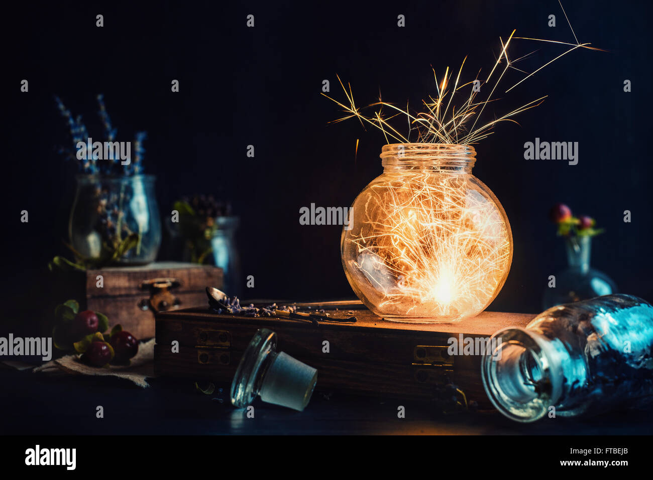 Dynamic flower hi-res stock photography and images - Alamy
