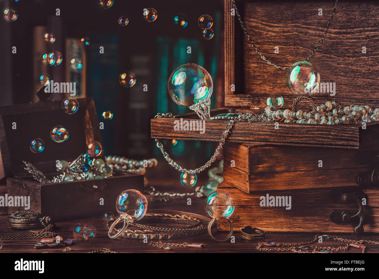 Jewelry box hi-res stock photography and images - Alamy