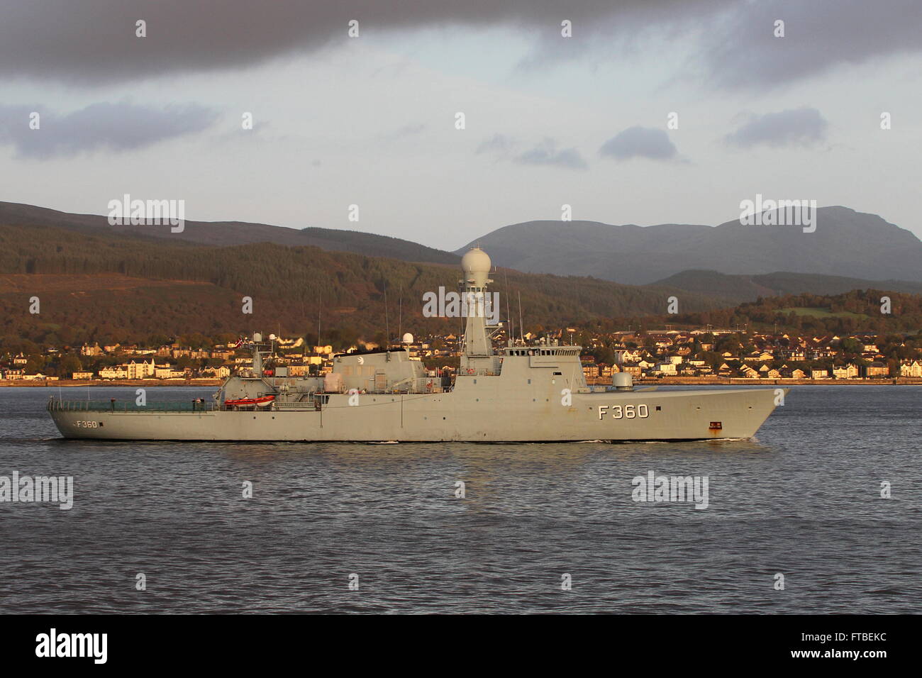 KDM Hvidbjoernen (F360) approaches Cloch Point during the arrival ...