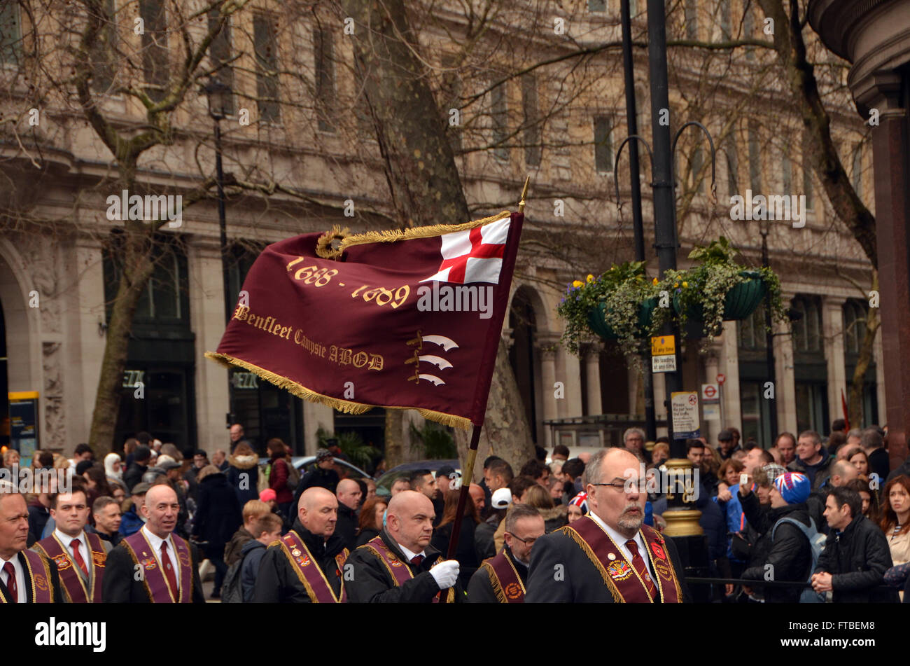 Edward carson 1916 hi-res stock photography and images - Alamy