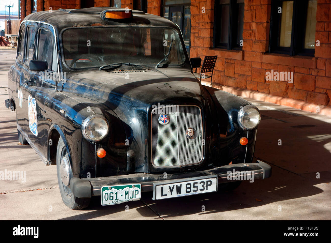 Austin fx4 taxi hi-res stock photography and images - Alamy