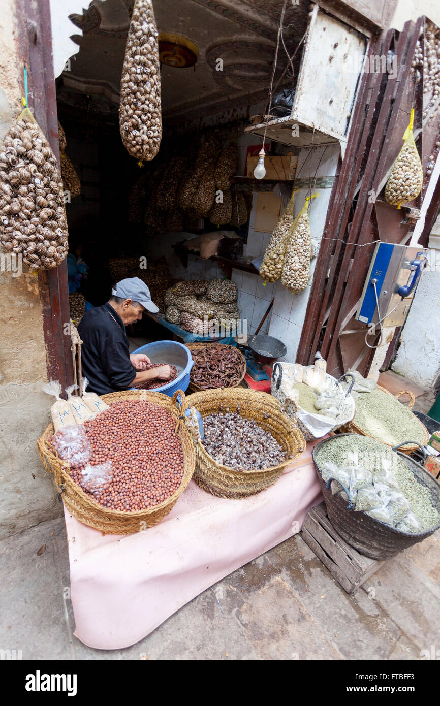 Selling nuts hi-res stock photography and images - Alamy