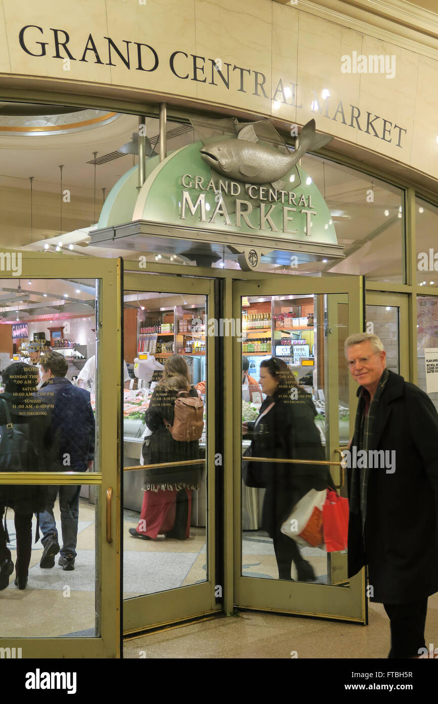 Grand central station sign hi-res stock photography and images - Alamy