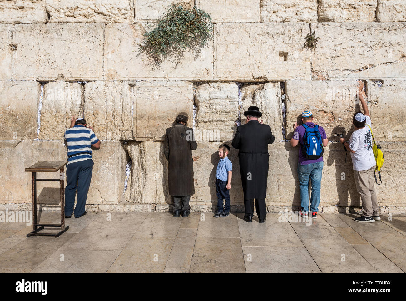 Orthodox jewish boy western wall hi-res stock photography and images ...