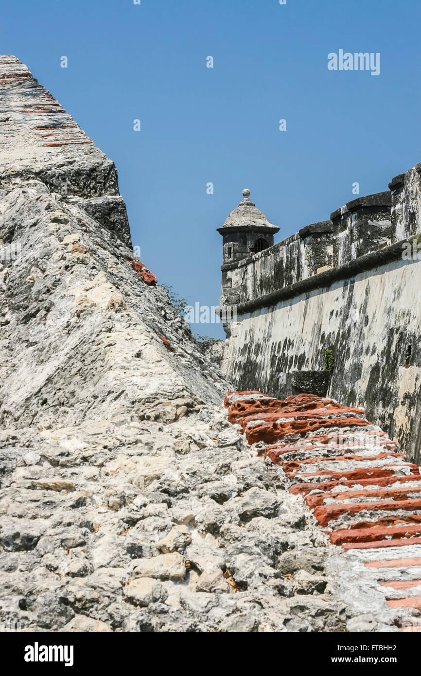 Wall and bartizan at San Fernando de Bocachica Fort Stock Photo - Alamy