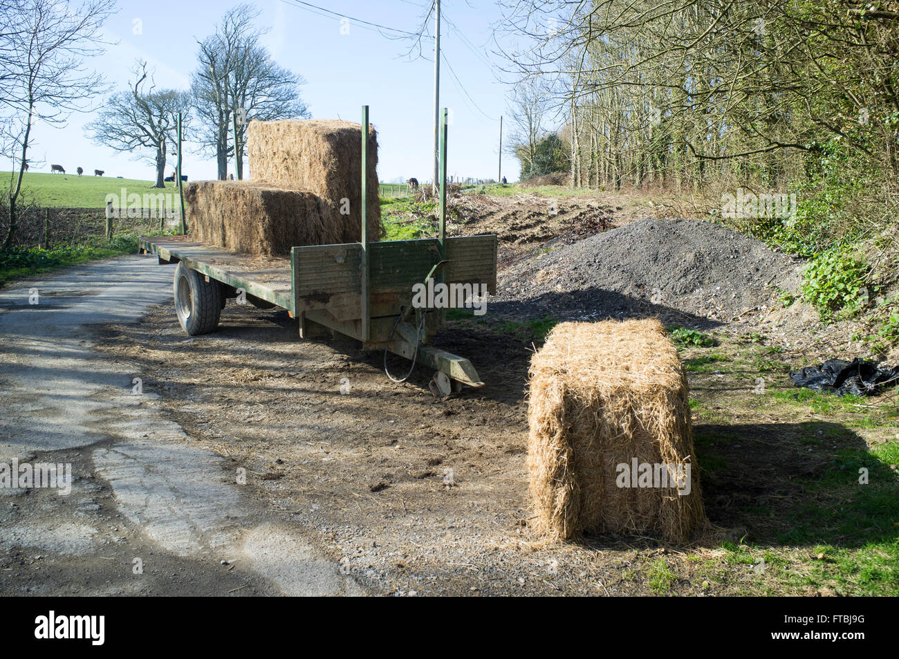 Farm work hay hi-res stock photography and images - Alamy