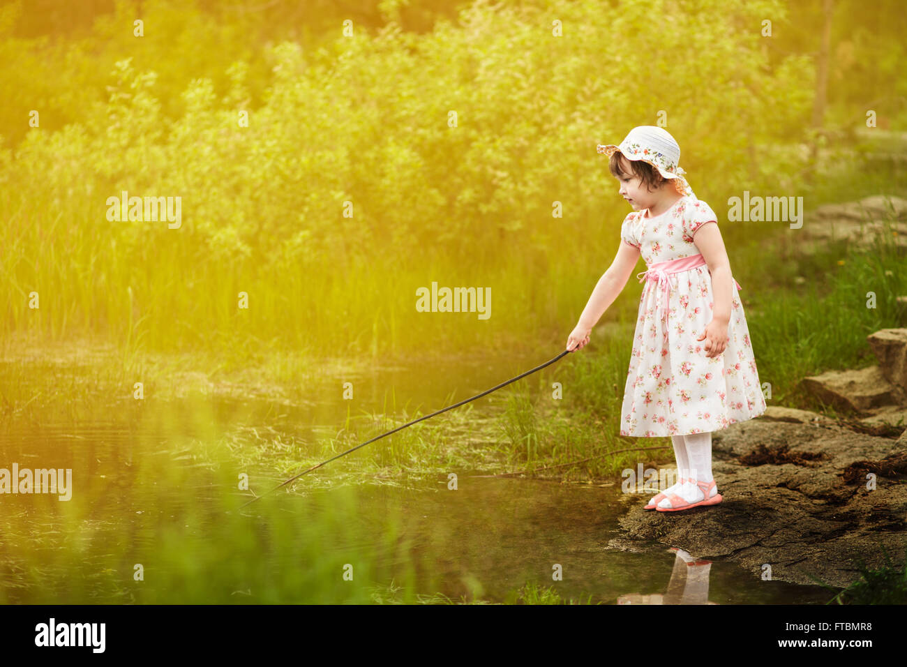 Girl child kid fishing hi-res stock photography and images - Alamy