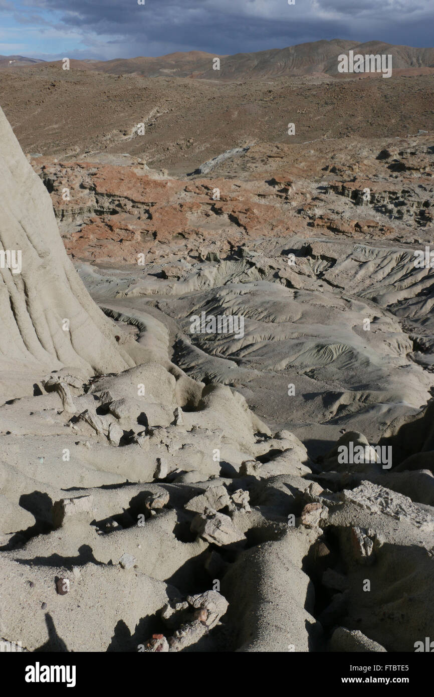 Cliffs and sandstone, tilted rock layers Red Rock Canyon State Park ...