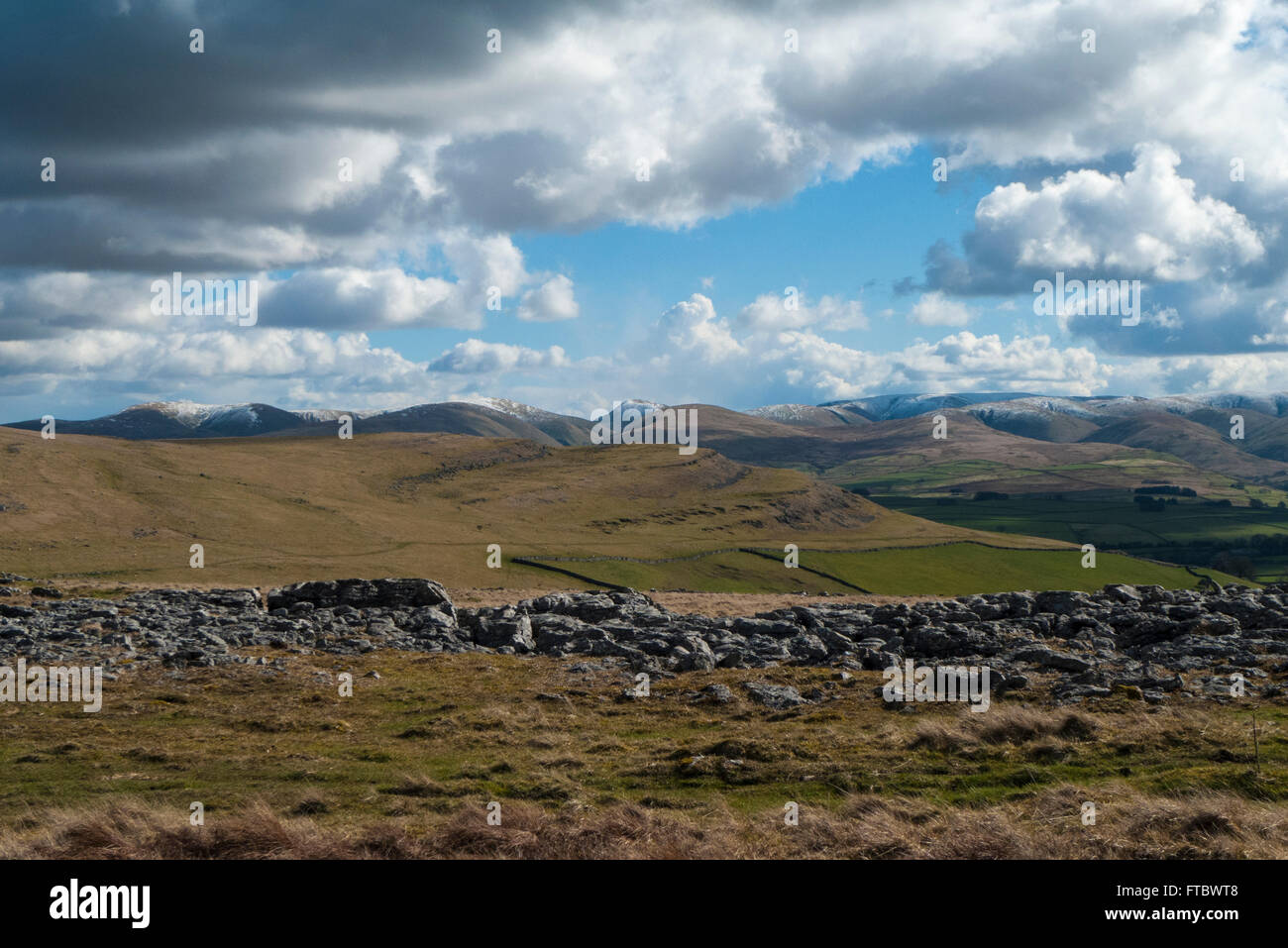 Howgills hillsfrom Asby Scar in winter Stock Photo - Alamy