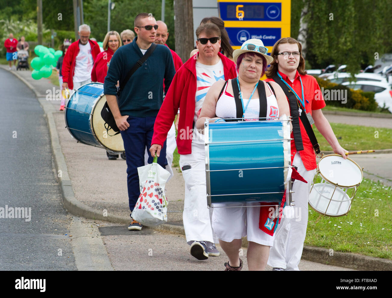 Samba parade musicians hi-res stock photography and images - Alamy