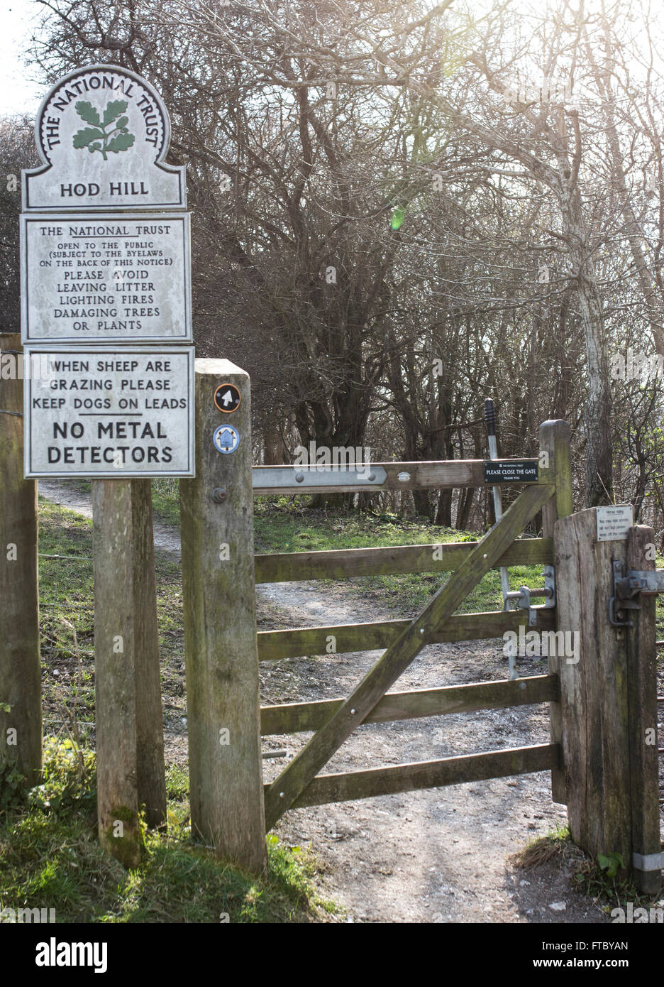 Hod Hill National Trust entrance sign Stock Photo - Alamy