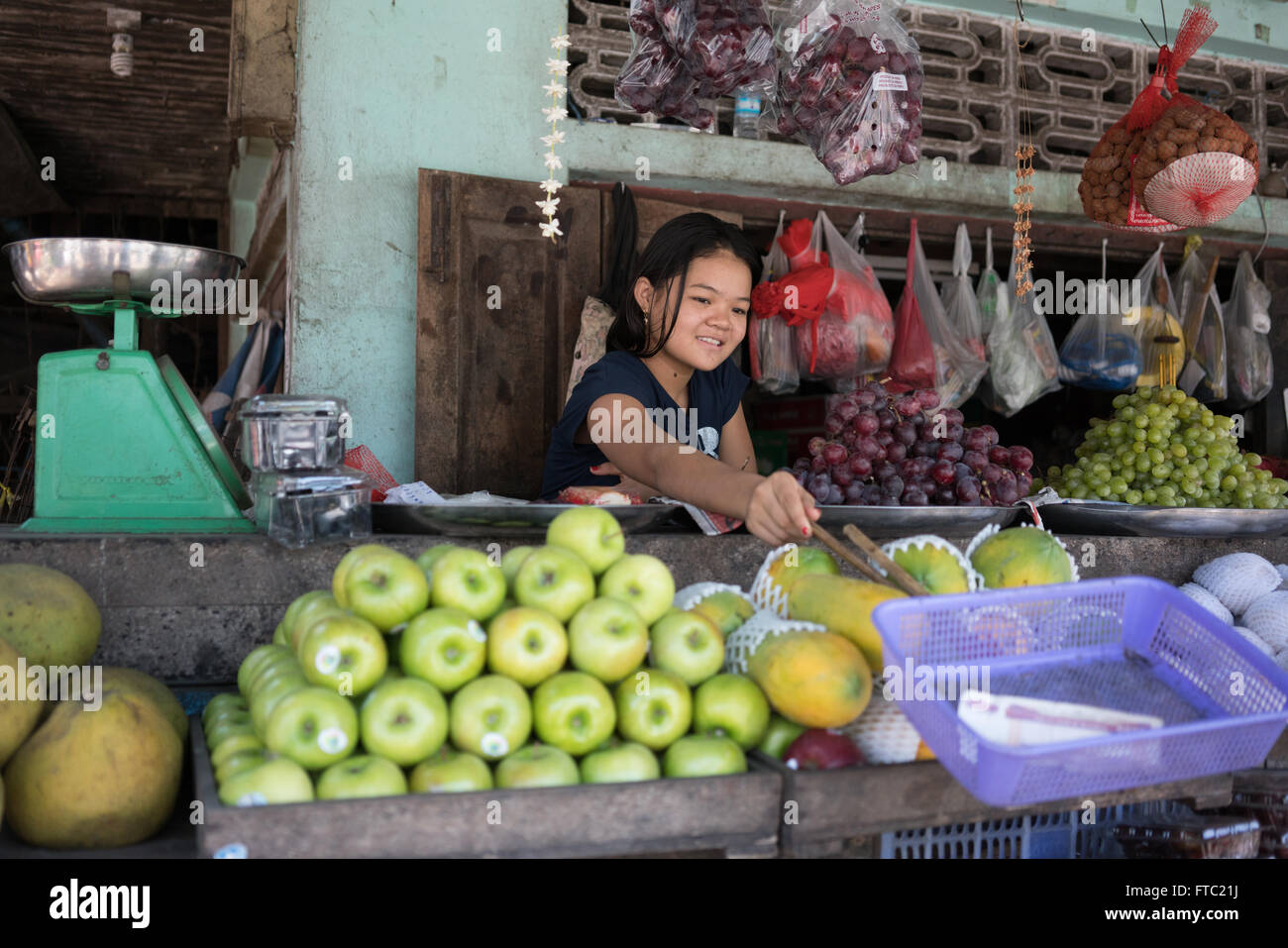 Myanmar food hi-res stock photography and images - Alamy