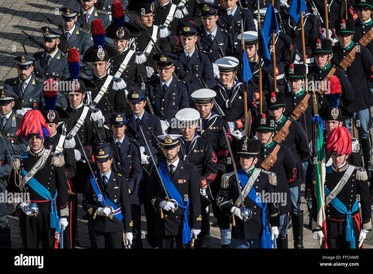 Vatican City, Vatican. 27th Mar, 2016. Italian army attend the Easter ...