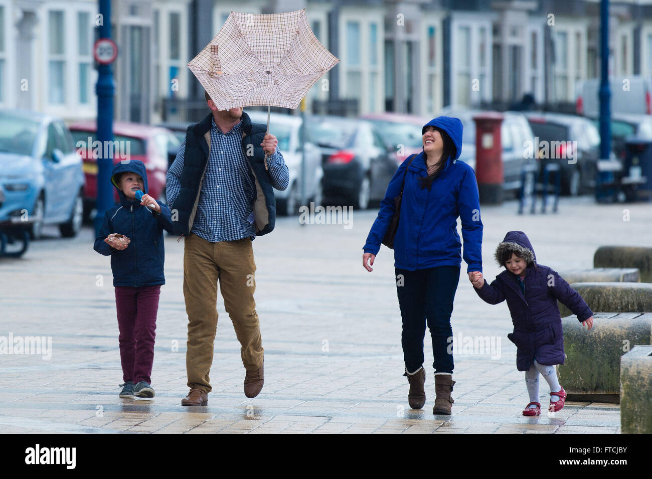 Aberystwyth Wales UK, Easter Sunday, 27 March 2016 UK Weather: The ...