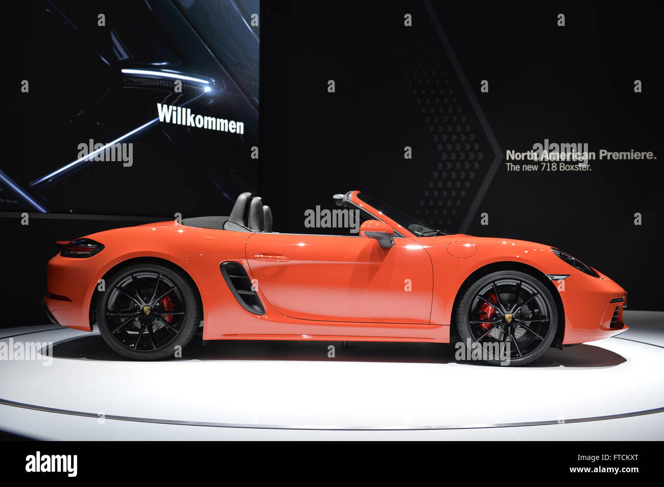 Porsche boxster side view hi-res stock photography and images - Alamy