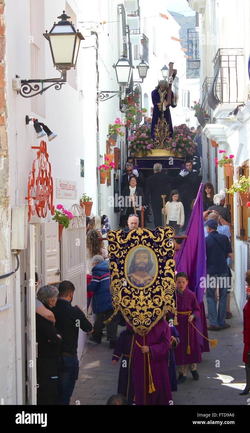 The Good Friday procession follows Jesus and the Cross through the ...