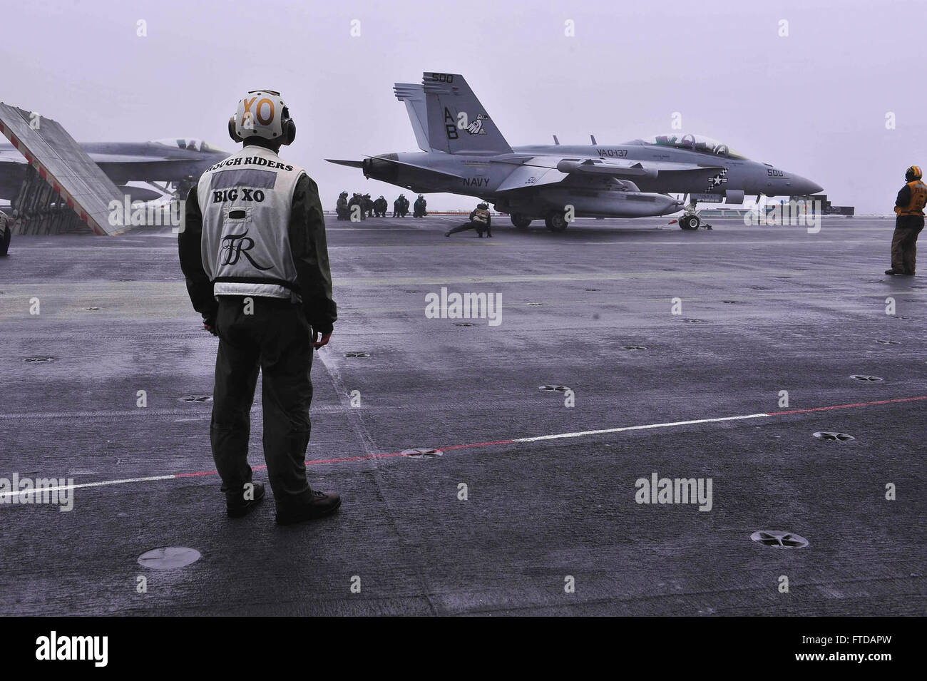Electronic attack squadron vaq 137 hi-res stock photography and images ...