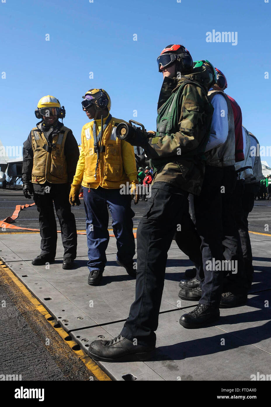 Aircraft firefighting procedures hi-res stock photography and images ...