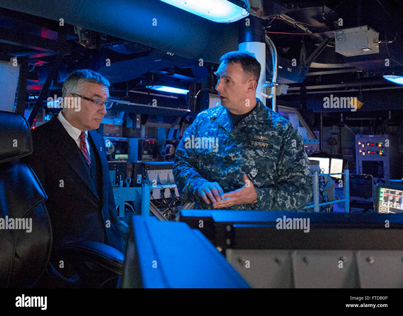 Combat information center cic hi-res stock photography and images - Alamy